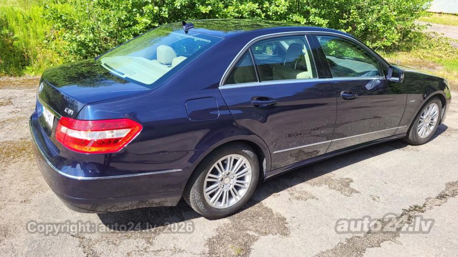 Zils Mercedes-Benz E-Class 2009 Tallina, ar dzinēja tilpumu 2.10 L un nobraukumu 287 tūkst. km par 7000 €, foto 7 vietnē AUTOMOTO.COM.LV