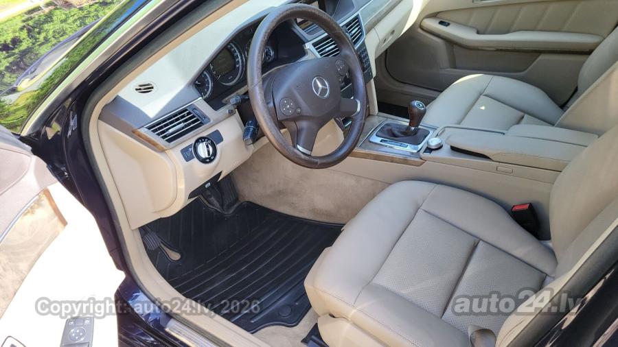 Zils Mercedes-Benz E-Class 2009 Tallina, ar dzinēja tilpumu 2.10 L un nobraukumu 287 tūkst. km par 7000 €, foto 8 vietnē AUTOMOTO.COM.LV