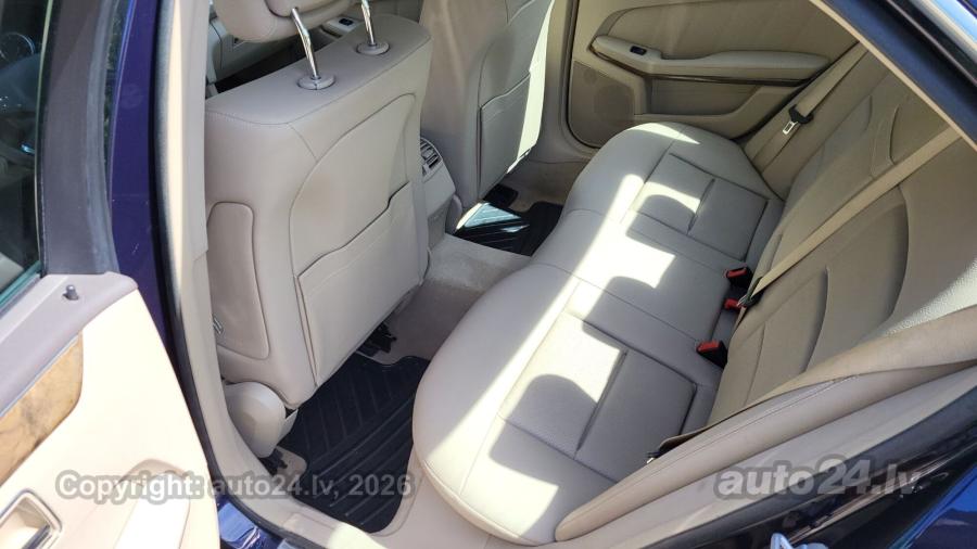 Zils Mercedes-Benz E-Class 2009 Tallina, ar dzinēja tilpumu 2.10 L un nobraukumu 287 tūkst. km par 7000 €, foto 9 vietnē AUTOMOTO.COM.LV