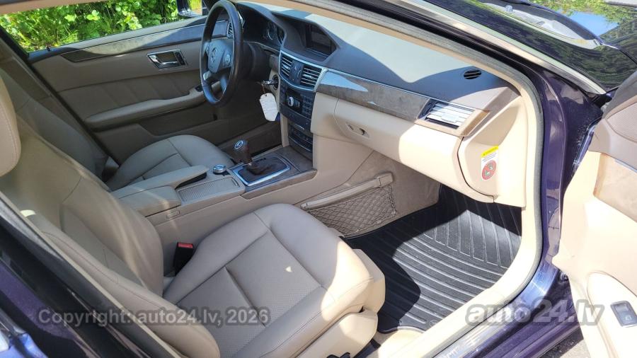 Zils Mercedes-Benz E-Class 2009 Tallina, ar dzinēja tilpumu 2.10 L un nobraukumu 287 tūkst. km par 7000 €, foto 11 vietnē AUTOMOTO.COM.LV