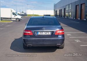 Zils Mercedes-Benz E-Class 2012 Tallina, ar dzinēja tilpumu 3.00 L un nobraukumu 192 tūkst. km par 18000 €, foto 5 vietnē AUTOMOTO.COM.LV