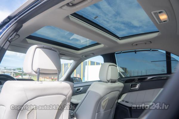 Zils Mercedes-Benz E-Class 2012 Tallina, ar dzinēja tilpumu 3.00 L un nobraukumu 192 tūkst. km par 18000 €, foto 5 vietnē AUTOMOTO.COM.LV