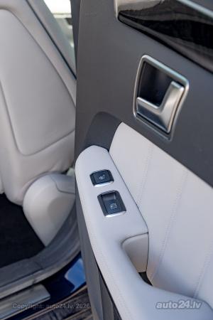 Zils Mercedes-Benz E-Class 2012 Tallina, ar dzinēja tilpumu 3.00 L un nobraukumu 192 tūkst. km par 18000 €, foto 9 vietnē AUTOMOTO.COM.LV
