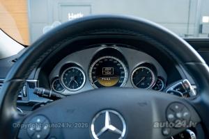 Zils Mercedes-Benz E-Class 2012 Tallina, ar dzinēja tilpumu 3.00 L un nobraukumu 192 tūkst. km par 18000 €, foto 13 vietnē AUTOMOTO.COM.LV