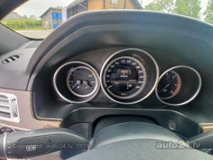 Zils Mercedes-Benz E-Class 2016 Tartu, ar dzinēja tilpumu 2.10 L un nobraukumu 333 tūkst. km par 9800 €, foto 12 vietnē AUTOMOTO.COM.LV