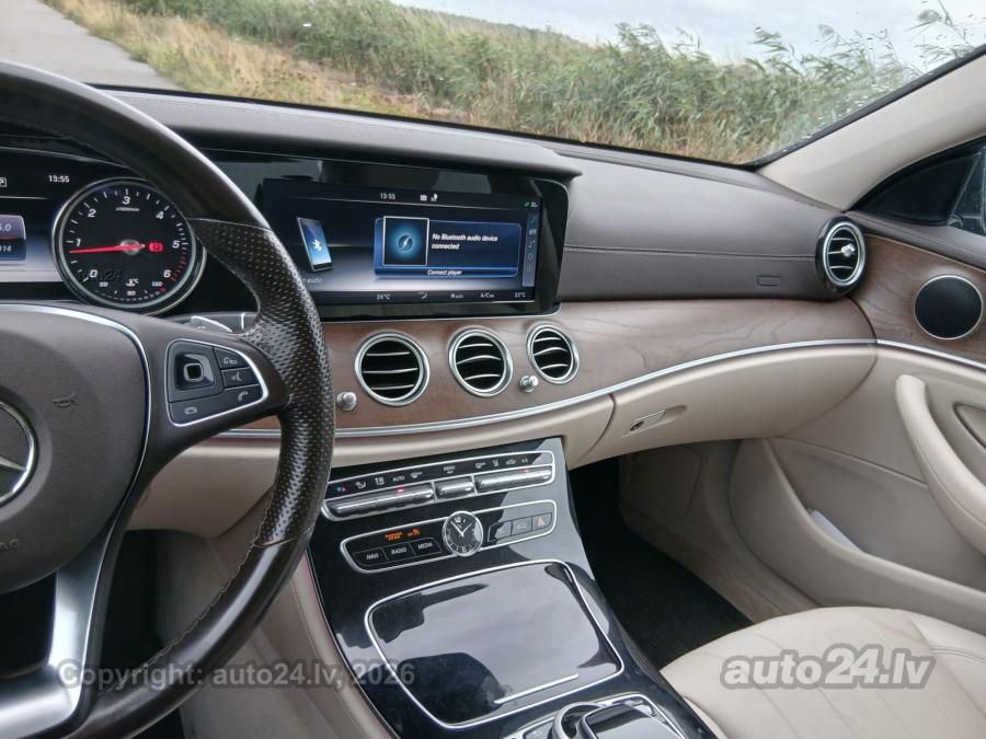 Blue Mercedes-Benz E-Class 2016 in Tallinn, with an engine capacity of 2.00 L and mileage of 176 thousand km for 19800 €, photo 7 on AUTOMOTO.COM.LV
