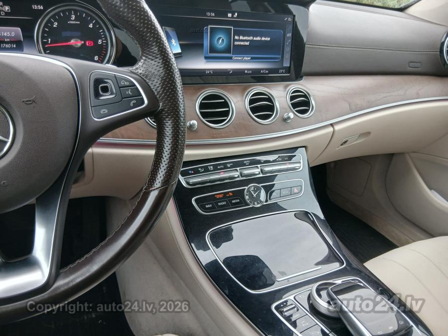 Blue Mercedes-Benz E-Class 2016 in Tallinn, with an engine capacity of 2.00 L and mileage of 176 thousand km for 19800 €, photo 8 on AUTOMOTO.COM.LV