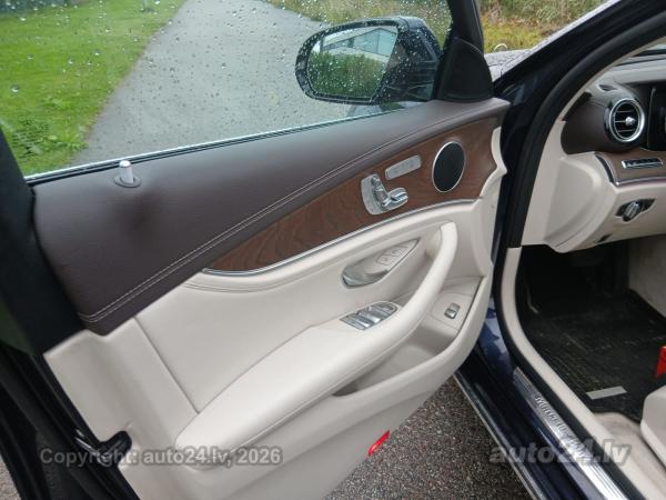 Blue Mercedes-Benz E-Class 2016 in Tallinn, with an engine capacity of 2.00 L and mileage of 176 thousand km for 19800 €, photo 9 on AUTOMOTO.COM.LV