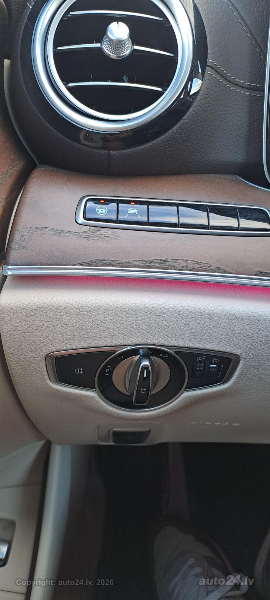 Blue Mercedes-Benz E-Class 2016 in Tallinn, with an engine capacity of 2.00 L and mileage of 176 thousand km for 19800 €, photo 13 on AUTOMOTO.COM.LV