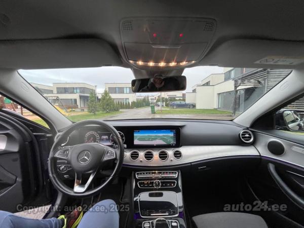 Blue Mercedes-Benz E-Class 2018 in Tallinn, with an engine capacity of 2.00 L and mileage of 114 thousand km for 25900 €, photo 11 on AUTOMOTO.COM.LV