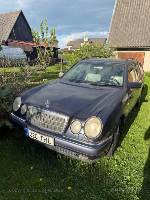 Zils Mercedes-Benz E-Class 1997 Tallina, ar dzinēja tilpumu 3.20 L un nobraukumu 0 tūkst. km par 1000 €, foto 1 vietnē AUTOMOTO.COM.LV