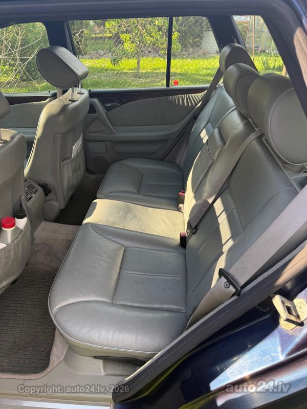 Zils Mercedes-Benz E-Class 1997 Tallina, ar dzinēja tilpumu 3.20 L un nobraukumu 0 tūkst. km par 1000 €, foto 2 vietnē AUTOMOTO.COM.LV