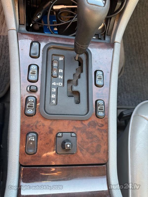 Zils Mercedes-Benz E-Class 1997 Tallina, ar dzinēja tilpumu 3.20 L un nobraukumu 0 tūkst. km par 1000 €, foto 6 vietnē AUTOMOTO.COM.LV