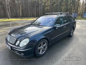 Zils Mercedes-Benz E-Class 2004 Tallina, ar dzinēja tilpumu 2.10 L un nobraukumu 421 tūkst. km par 1800 €, foto  vietnē AUTOMOTO.COM.LV