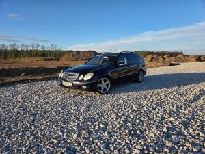 Blue Mercedes-Benz E-Class 2007 in Tartu, with an engine capacity of 3.00 L and mileage of 325 thousand km for 2300 €, photo 3 on AUTOMOTO.COM.LV