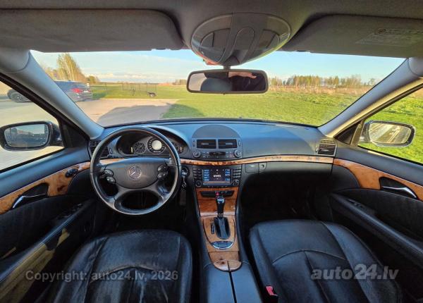 Blue Mercedes-Benz E-Class 2007 in Tartu, with an engine capacity of 3.00 L and mileage of 325 thousand km for 2300 €, photo 7 on AUTOMOTO.COM.LV
