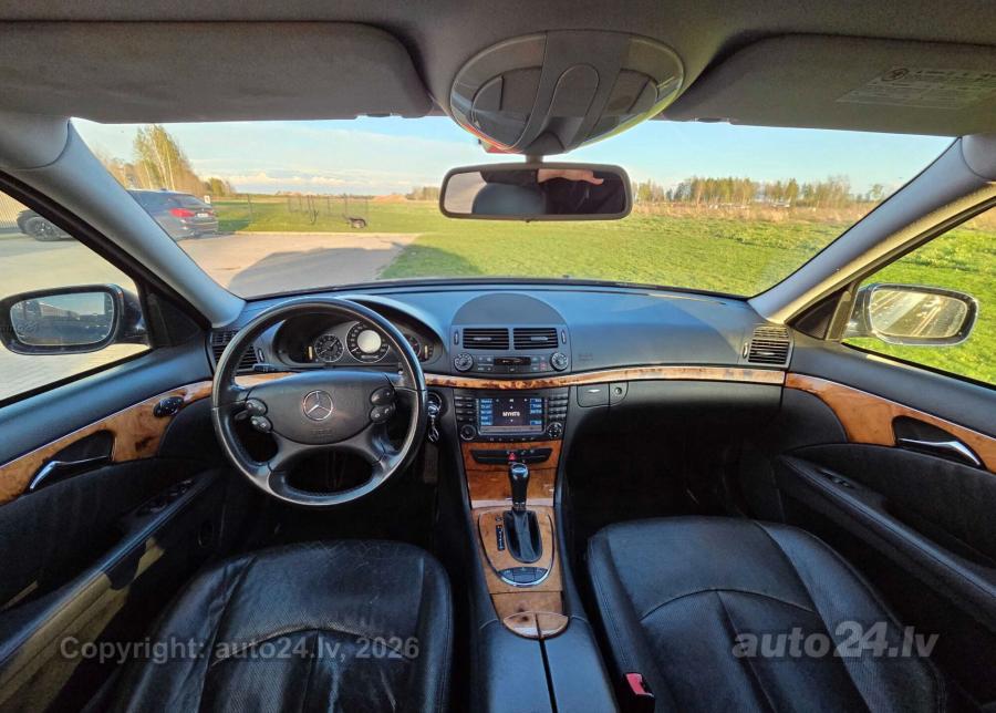 Blue Mercedes-Benz E-Class 2007 in Tartu, with an engine capacity of 3.00 L and mileage of 325 thousand km for 2300 €, photo 8 on AUTOMOTO.COM.LV