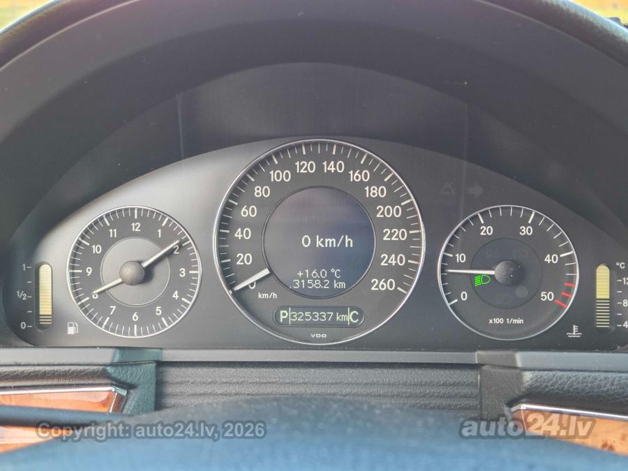 Blue Mercedes-Benz E-Class 2007 in Tartu, with an engine capacity of 3.00 L and mileage of 325 thousand km for 2300 €, photo 12 on AUTOMOTO.COM.LV