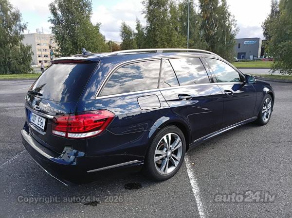 Zils Mercedes-Benz E-Class 2013 Tartu, ar dzinēja tilpumu 3.00 L un nobraukumu 288 tūkst. km par 12490 €, foto 4 vietnē AUTOMOTO.COM.LV