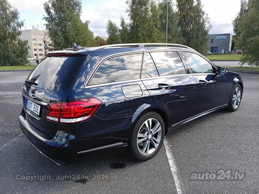 Zils Mercedes-Benz E-Class 2013 Tartu, ar dzinēja tilpumu 3.00 L un nobraukumu 288 tūkst. km par 12490 €, foto 4 vietnē AUTOMOTO.COM.LV