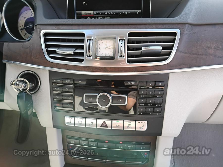 Zils Mercedes-Benz E-Class 2013 Tartu, ar dzinēja tilpumu 3.00 L un nobraukumu 288 tūkst. km par 12490 €, foto 11 vietnē AUTOMOTO.COM.LV