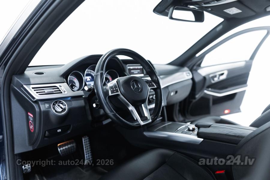 Zils Mercedes-Benz E-Class 2014 Tallina, ar dzinēja tilpumu 3.00 L un nobraukumu 356 tūkst. km par 9990 €, foto 13 vietnē AUTOMOTO.COM.LV
