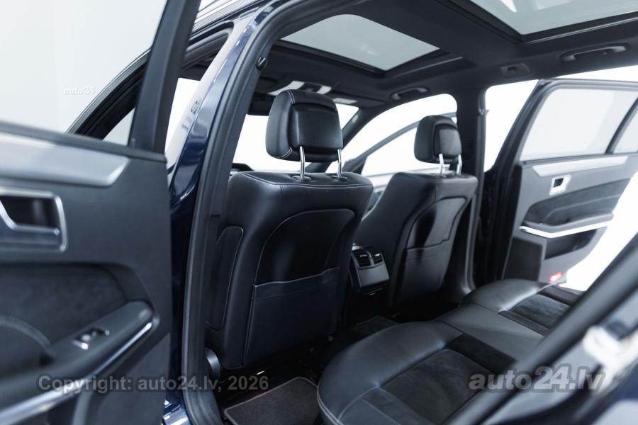 Zils Mercedes-Benz E-Class 2014 Tallina, ar dzinēja tilpumu 3.00 L un nobraukumu 356 tūkst. km par 9990 €, foto 20 vietnē AUTOMOTO.COM.LV