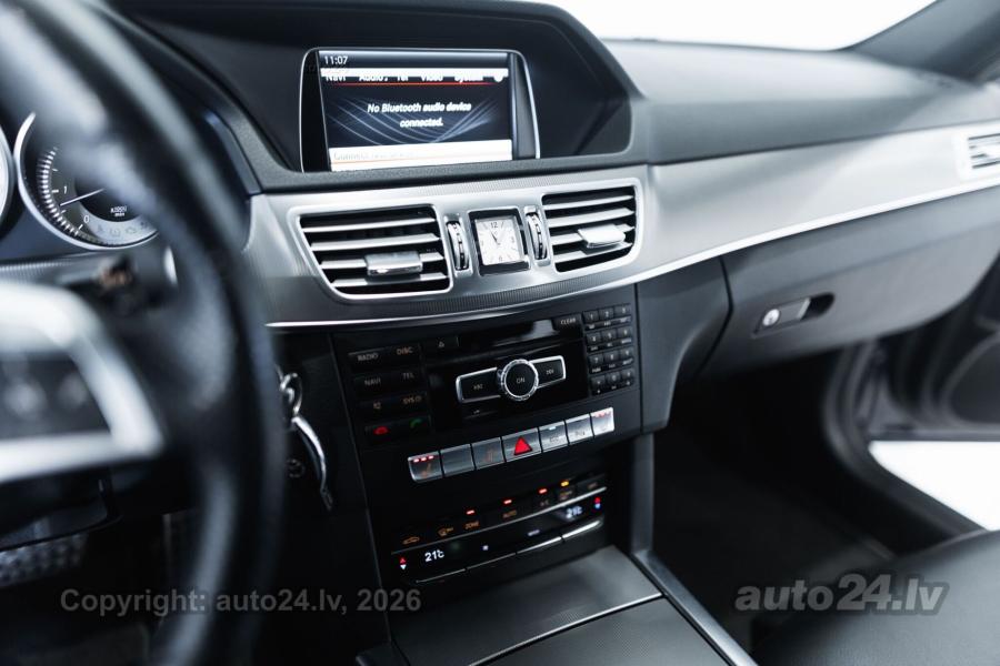 Zils Mercedes-Benz E-Class 2014 Tallina, ar dzinēja tilpumu 3.00 L un nobraukumu 356 tūkst. km par 9990 €, foto 24 vietnē AUTOMOTO.COM.LV
