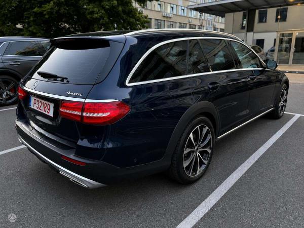 Blue Mercedes-Benz E-Class 2018 in Vilnius, with an engine capacity of 1.95 L and mileage of 300 thousand km for 15000 €, photo 5 on AUTOMOTO.COM.LV