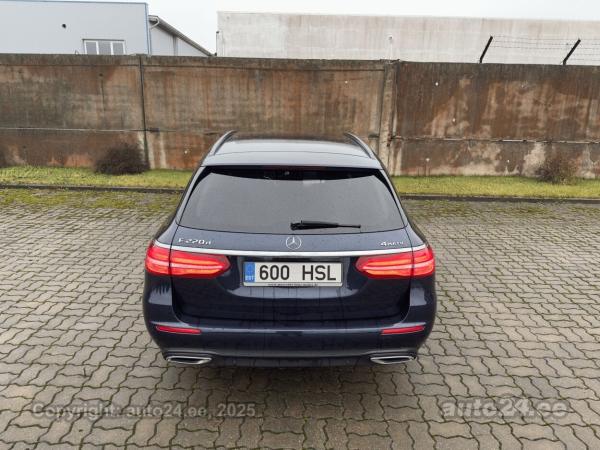 Blue Mercedes-Benz E-Class 2019 in Tallinn, with an engine capacity of 2.00 L and mileage of 181 thousand km for 24900 €, photo 11 on AUTOMOTO.COM.LV