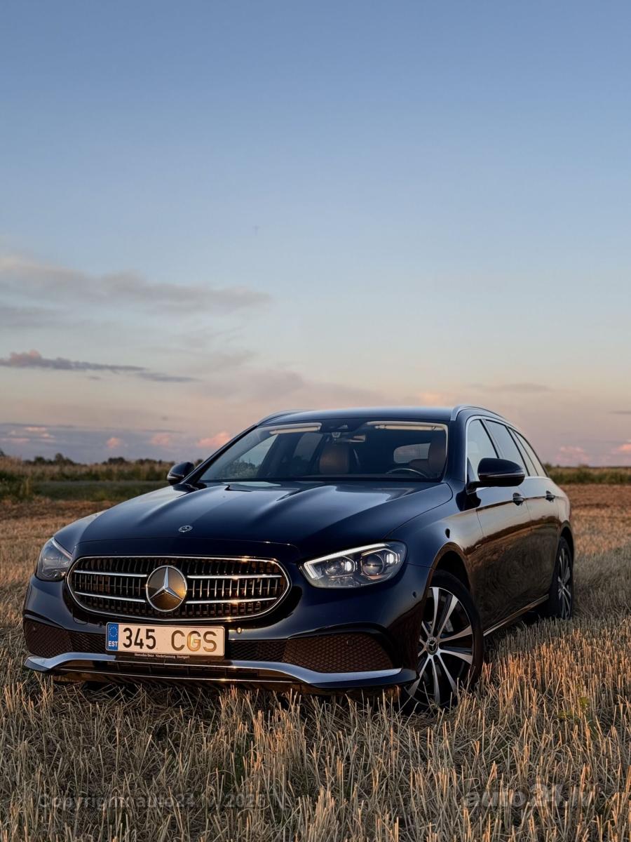 Zils Mercedes-Benz E-Class 2020 Tallina, ar dzinēja tilpumu 2.00 L un nobraukumu 189 tūkst. km par 26000 €, foto 1 vietnē AUTOMOTO.COM.LV