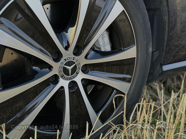 Mercedes-Benz E-Class 2020 Tallina vietnÄ Zils Mercedes-Benz E-Class 2020 Tallina, ar dzinÄja tilpumu 2.00 L un nobraukumu 189 tÅ«kst. km par 26000 ā¬, foto 4 vietnÄ AUTOMOTO.COM.LV