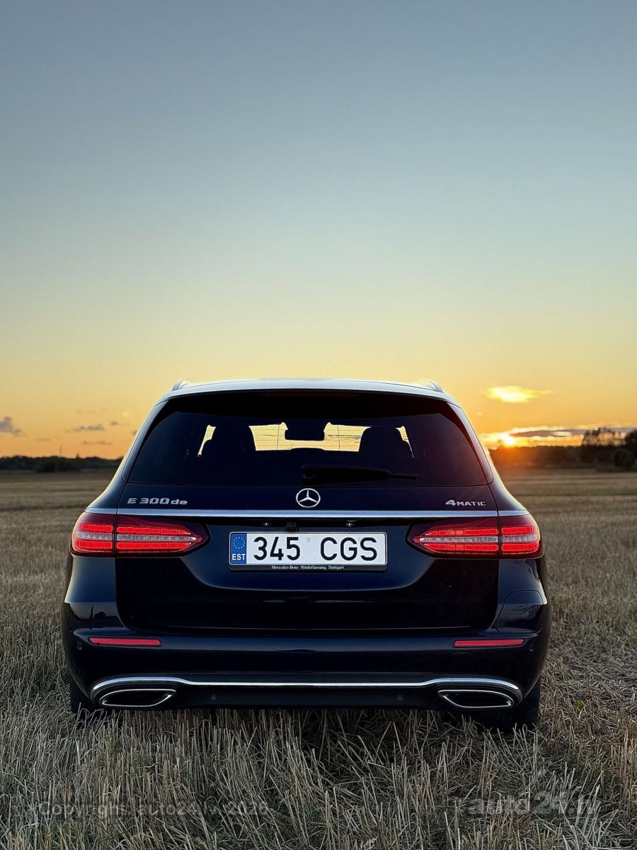 Zils Mercedes-Benz E-Class 2020 Tallina, ar dzinēja tilpumu 2.00 L un nobraukumu 189 tūkst. km par 26000 €, foto 7 vietnē AUTOMOTO.COM.LV