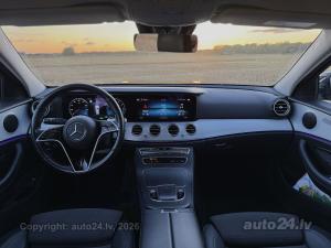 Zils Mercedes-Benz E-Class 2020 Tallina, ar dzinēja tilpumu 2.00 L un nobraukumu 189 tūkst. km par 26000 €, foto 10 vietnē AUTOMOTO.COM.LV