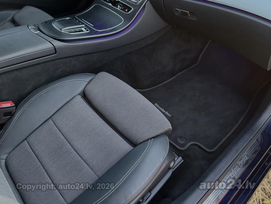 Zils Mercedes-Benz E-Class 2020 Tallina, ar dzinēja tilpumu 2.00 L un nobraukumu 189 tūkst. km par 26000 €, foto 12 vietnē AUTOMOTO.COM.LV