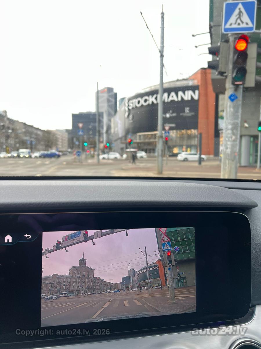 Zils Mercedes-Benz E-Class 2020 Tallina, ar dzinēja tilpumu 2.00 L un nobraukumu 189 tūkst. km par 26000 €, foto 15 vietnē AUTOMOTO.COM.LV