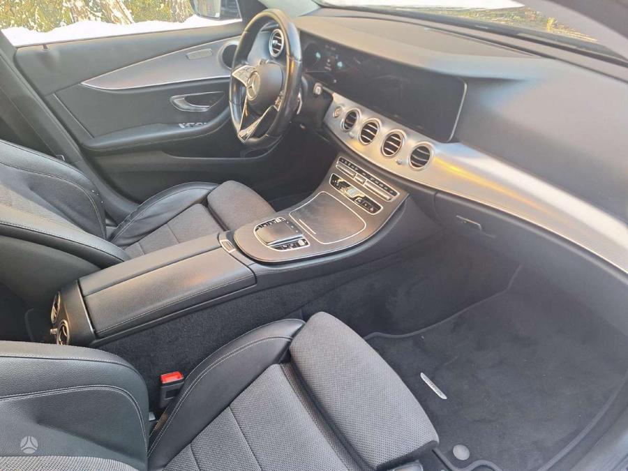 Blue Mercedes-Benz E-Class 2021 in Kaunas, with an engine capacity of 1.95 L and mileage of 327 thousand km for 18900 €, photo 13 on AUTOMOTO.COM.LV