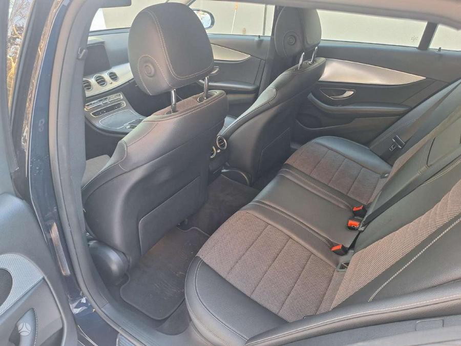 Blue Mercedes-Benz E-Class 2021 in Kaunas, with an engine capacity of 1.95 L and mileage of 327 thousand km for 18900 €, photo 15 on AUTOMOTO.COM.LV