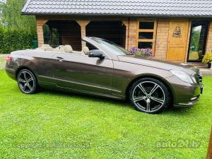 Brown Mercedes-Benz E-Class 2013 in Rapla, with an engine capacity of 2.10 L and mileage of 235 thousand km for 12999 €, photo 5 on AUTOMOTO.COM.LV