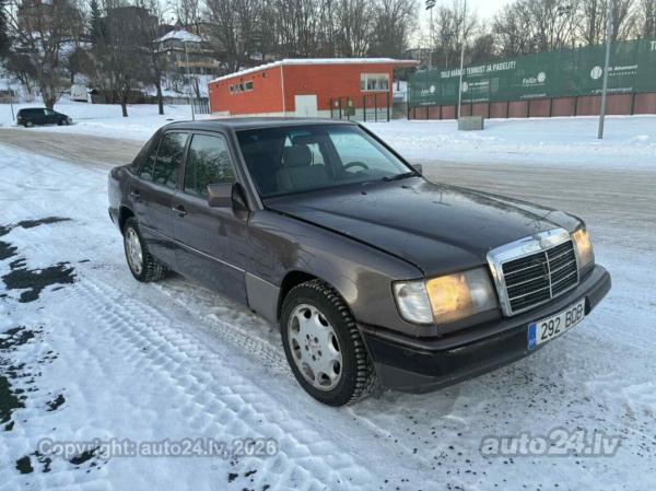 Brown Mercedes-Benz E-Class 1992 in Tallinn, with an engine capacity of 3.00 L and mileage of 430 thousand km for 2000 €, photo 4 on AUTOMOTO.COM.LV
