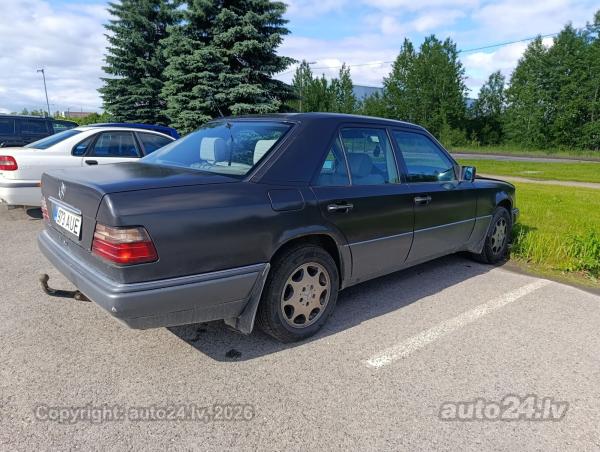Brūns Mercedes-Benz E-Class 1994 Tallina, ar dzinēja tilpumu 2.50 L un nobraukumu 381 tūkst. km par 899 €, foto 4 vietnē AUTOMOTO.COM.LV