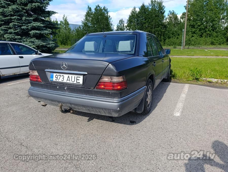 Brown Mercedes-Benz E-Class 1994 in Tallinn, with an engine capacity of 2.50 L and mileage of 381 thousand km for 899 €, photo 7 on AUTOMOTO.COM.LV