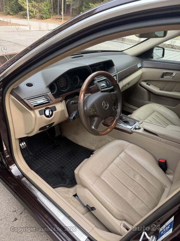 Brown Mercedes-Benz E-Class 2009 in Tallinn, with an engine capacity of 2.10 L and mileage of 241 thousand km for 10500 €, photo 9 on AUTOMOTO.COM.LV