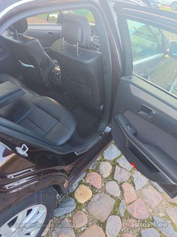 Brown Mercedes-Benz E-Class 2010 in Tallinn, with an engine capacity of 3.00 L and mileage of 190 thousand km for 6200 €, photo 11 on AUTOMOTO.COM.LV