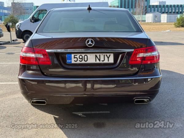 Brūns Mercedes-Benz E-Class 2012 Tallina, ar dzinēja tilpumu 3.50 L un nobraukumu 366 tūkst. km par 6995 €, foto 5 vietnē AUTOMOTO.COM.LV