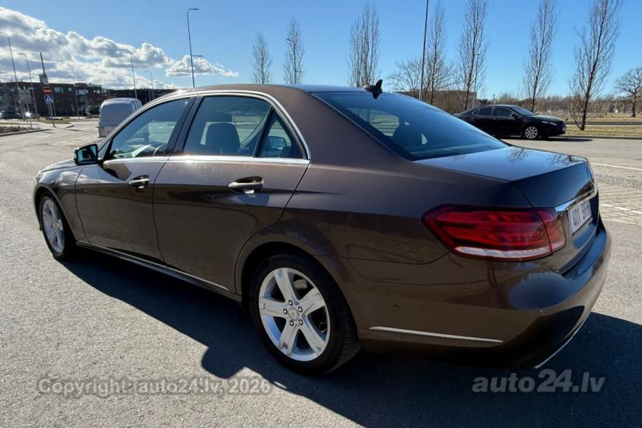 Brūns Mercedes-Benz E-Class 2014 Tallina, ar dzinēja tilpumu 2.00 L un nobraukumu 91 tūkst. km par 15000 €, foto 5 vietnē AUTOMOTO.COM.LV