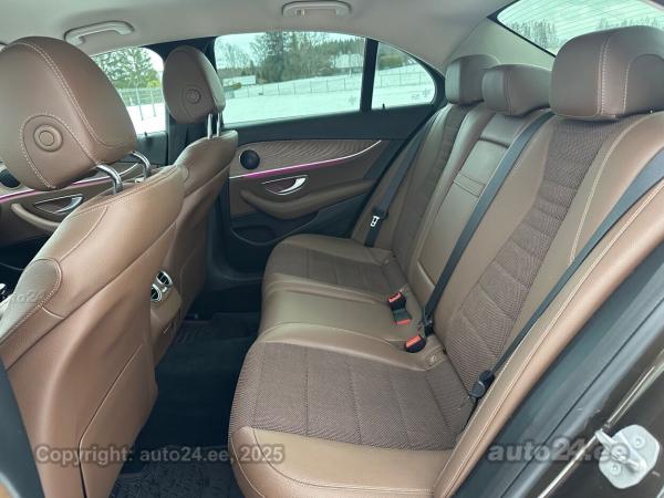 Brown Mercedes-Benz E-Class 2017 in Voru, with an engine capacity of 2.00 L and mileage of 206 thousand km for 22500 €, photo 11 on AUTOMOTO.COM.LV