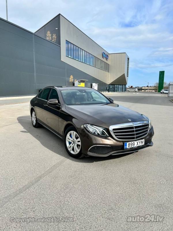 Brown Mercedes-Benz E-Class 2017 in Tallinn, with an engine capacity of 2.00 L and mileage of 200 thousand km for 23990 €, photo 1 on AUTOMOTO.COM.LV