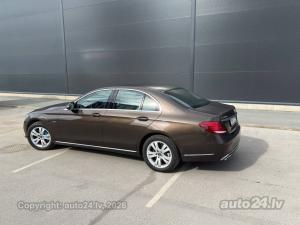 Brown Mercedes-Benz E-Class 2017 in Tallinn, with an engine capacity of 2.00 L and mileage of 200 thousand km for 23990 €, photo 4 on AUTOMOTO.COM.LV