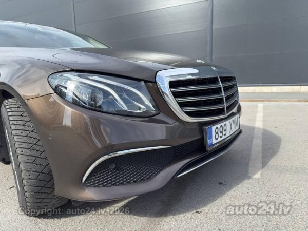 Brown Mercedes-Benz E-Class 2017 in Tallinn, with an engine capacity of 2.00 L and mileage of 200 thousand km for 23990 €, photo 5 on AUTOMOTO.COM.LV